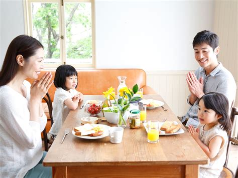 子供の食事のマナーは幼児期からしつけることが大切 ほいくま