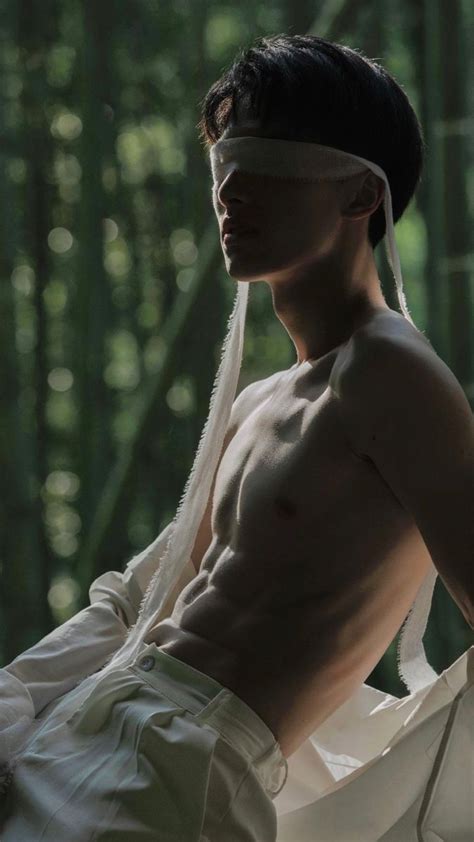Pin By Bruno Fedele On The Beauty Of Asia Human Poses Male Pose