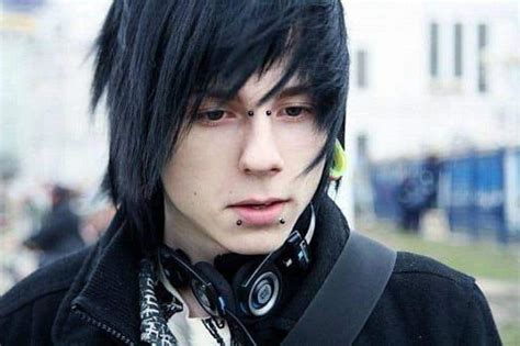 40 Cool Emo Hairstyles For Guys Creative Ideas