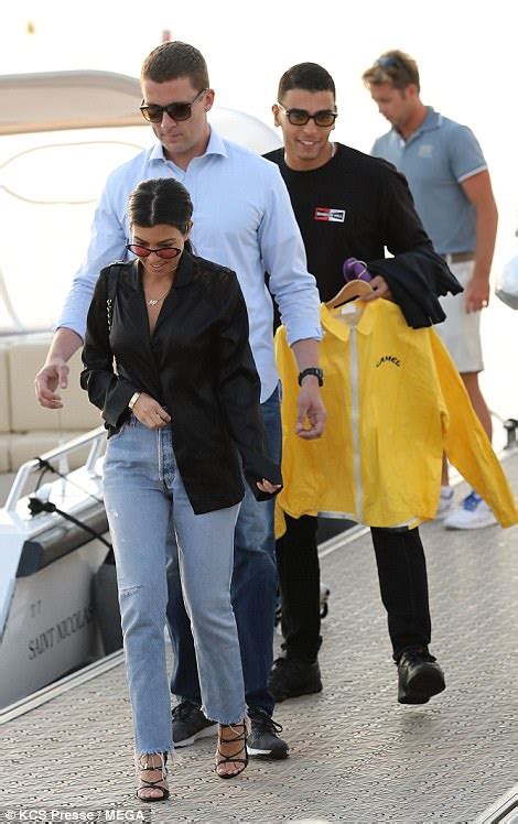 Kourtney Kardashian Flashes Her Behind In Tiny Bikini Daily Mail Online