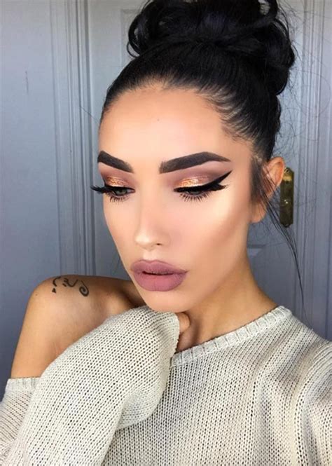 50 Mesmerizing Party Makeup Looks For The Holidays Fashionisers