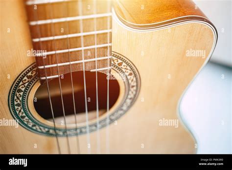 Gros Plan De Cordes De Guitare Banque De Photographies Et Dimages à