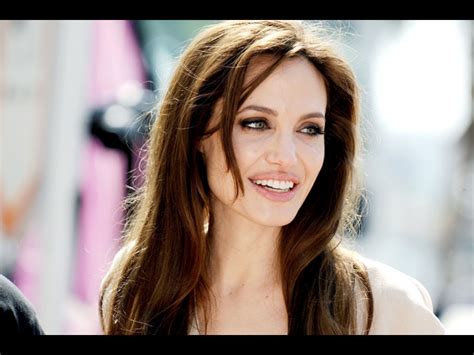 Angelina Jolie Lattacco Dei Cloni – Gallery Bellezza