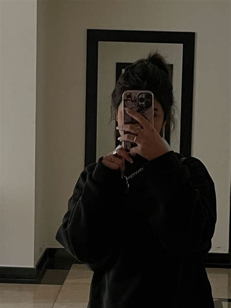 Jadellow Mirror Selfie Poses Mirror Photography Mirro