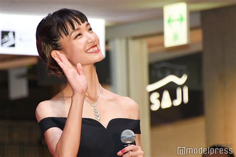 画像5 7 剛力彩芽「高校生以来のプリクラ」公開 茶髪ロングに反響「美しすぎる」 モデルプレス