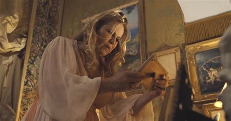 Who Was In The Photo That Tanya Looked At In White Lotus