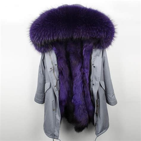 Featuring Regular Sleeve Style Zipper Closure And Solid Pattern This