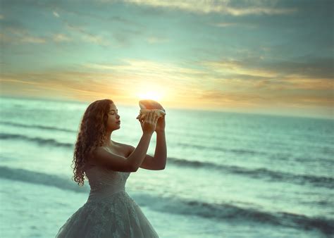 Hintergrundbilder Meer Kleid Himmel Sonnenlicht Frau Modell
