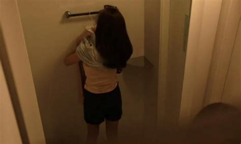 Hiệu Trưởng Bị Bắt Vì đặt Máy Quay Lén Trong Nhà Vệ Sinh Nữ