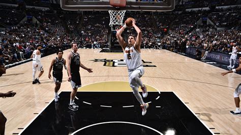Jokic Powers Nuggets Past Spurs For 3rd Straight Victory