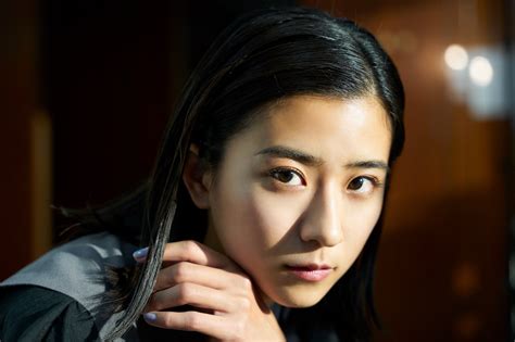 黒島結菜『明け方の若者たち』インタビューで語る「永遠の愛」の形｜「マイナビウーマン」 黒島結菜 黒島 恋愛