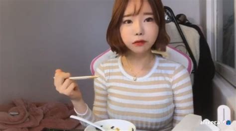트랜스젠더 Bj가 유튜브에 영상을 업로드하지 못한 이유 중앙일보