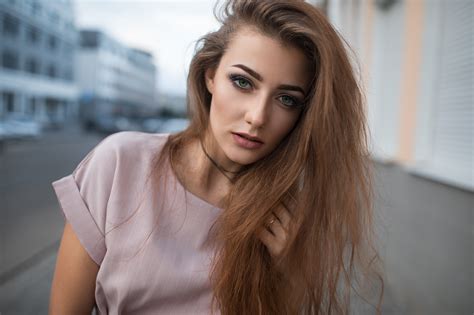 Brunette Girl Urban Street Wallpaper Hd Girls Wallpapers 4k Wallpapers