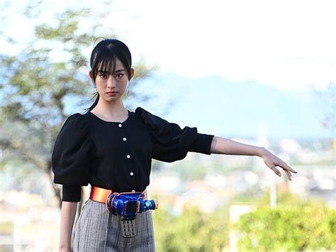井本彩花、“仮面ライダージャンヌ”に！「全身の細胞がぶわっと奮い上がるような感覚」＜仮面ライダーリバイス＞ ライブドアニュース