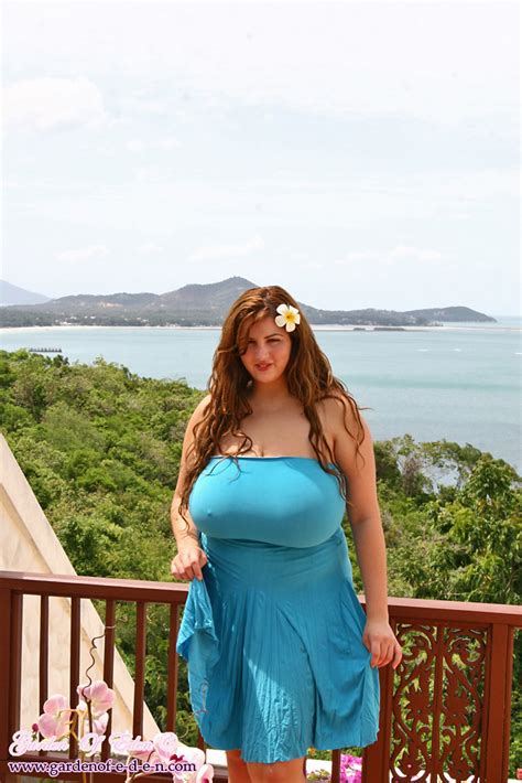 Big Soft Bouncy Jugs Gallery Ebaums World Free Download Nude Photo