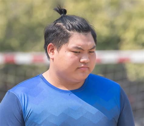 20 Cool Hairstyles For Men With Fat Faces And Double Chins