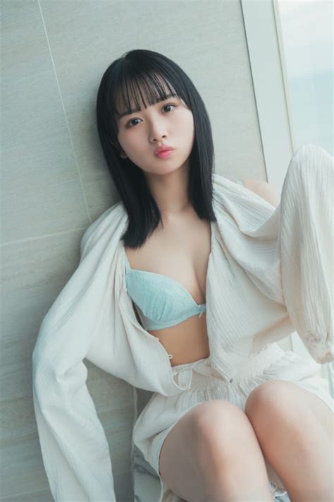 （写真）日向坂46・上村ひなの、初写真集で「自然な体型」を目指して体づくり エンタメ インタビュー ｜クランクイン！