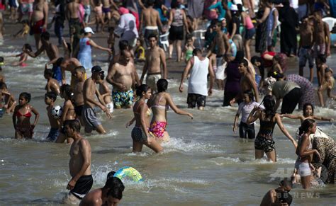 イスラム組織幹部の60代男女に「ビーチセックス」疑惑、モロッコ 写真1枚 国際ニュース：afpbb News