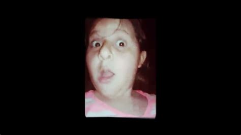 Niña Se Levanta La Blusa Youtube