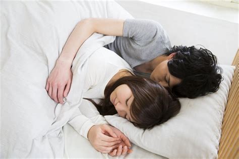 「彼氏と一緒に寝る幸せを感じたい！」カップルによくある夜のお悩みqanda みんなの婚活レポート