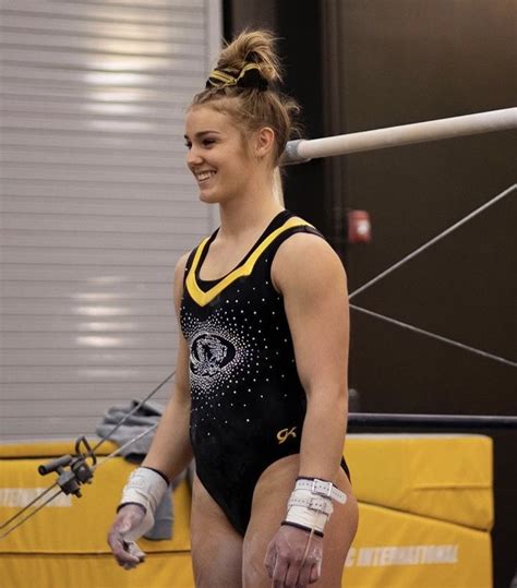 Pin By Heidi Hartje On College Gym Female Gymnast Sport Girl Women