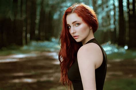 2560x1700 Red Head Cute Girl Chromebook Pixel Hd 4k Wallpapers Images