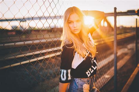 2560x1700 Girl Fence 4k Chromebook Pixel Hd 4k Wallpapers Images