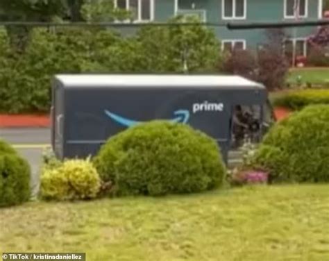 Amazon Delivery Driver Is Caught Cursing And Screaming In Agony In His