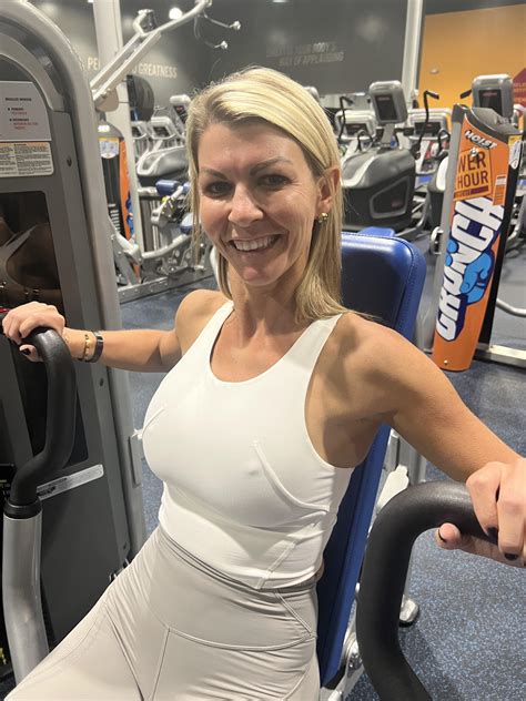Why The Hell Is Everyone In The Gym Looking At Me Ohhhhhh Nevermind