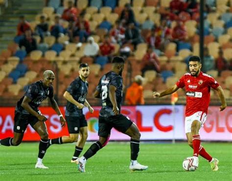 الوطن سبورت أول رد فعل من أحمد قندوسي بعد أنباء عودته إلى الأهلي