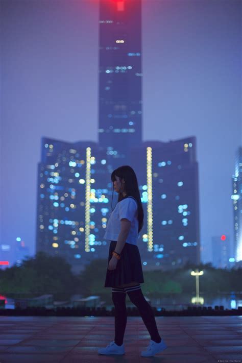 무료 이미지 빛 소녀 밤 귀엽다 마천루 어두운 아시아 사람 저녁 초상화 반사 색깔 어둠 푸른 니콘