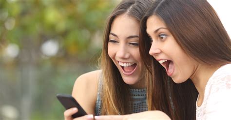 Clueless Moms Dorm Room Prank Goes Hilariously Wrong Huffpost Post 50