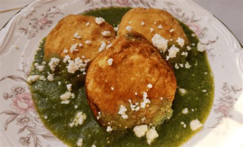 Tortitas De Pollo En Salsa Verde Receta Mexicana Para Cuaresma