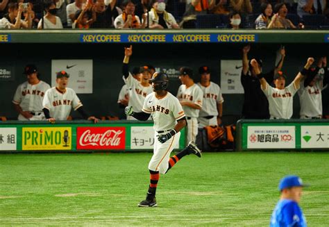 ＜巨・d＞初回1死満塁、ブリンソンは左越え満塁弾（撮影・小海途 良幹） ― スポニチ Sponichi Annex 野球