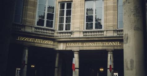 Loi Immigration Ce Qui Reste Dans Le Texte Après La Censure Partielle