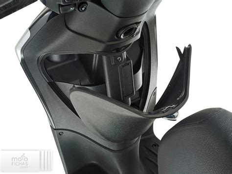 Comparativa Piaggio Liberty S 50 2018 2020 Yamaha Neo´s 4 2018 2021