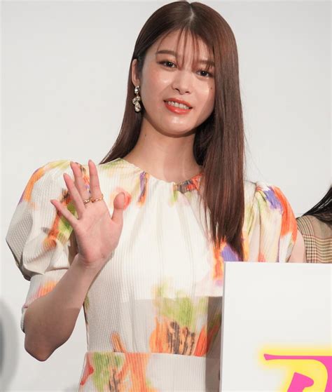 馬場ふみか、自身のプチ自慢は肩甲骨わしづかみ「レアって言われます」 シネマ写真ニュース 日刊スポーツ