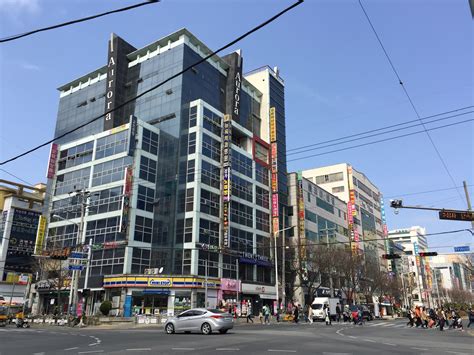 무료 이미지 건축물 도로 거리 건물 시티 마천루 도시의 도시 풍경 도심 근교 큰 광장 정면 탑 블록