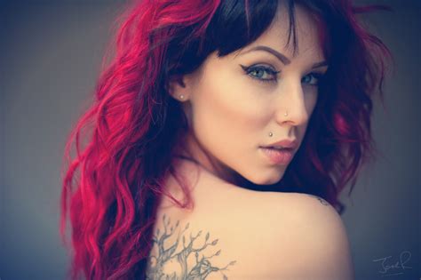Redhead Emma Howes Women Face Looking At Viewer Piercing Portrait