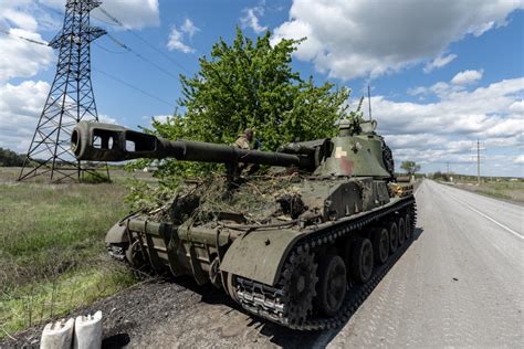 Russia Withdraws Troops From Lyman After Ukraine Encircles Key Eastern