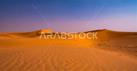 مناطق البادية والمناخ الصحراوي في الرياض، صورة مقربة لمنظر غروب الشمس