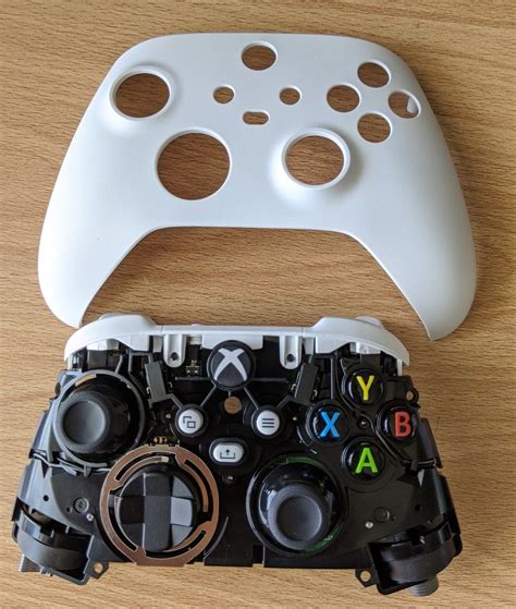 Heres What An Xbox Series X Controller Looks Like Without Skin
