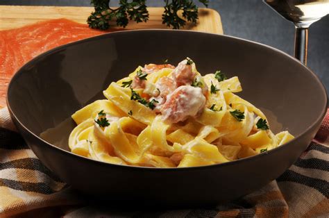Recette Tagliatelles Au Saumon Cuisine Madame Figaro