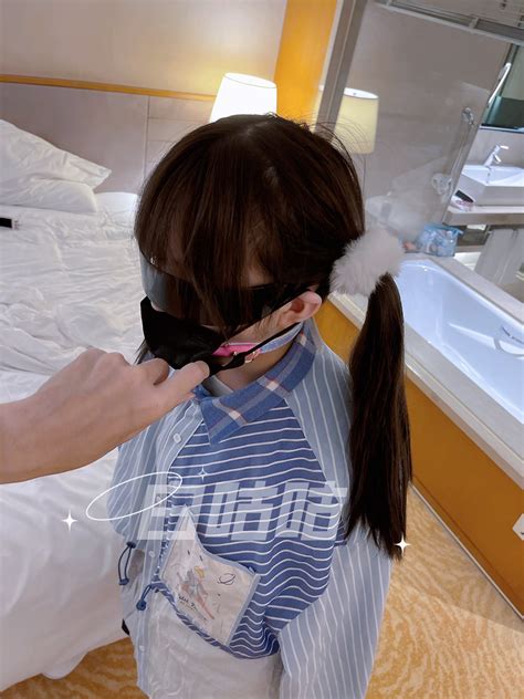 白白绝对不会咕咕咕 On Twitter 伪装拘束 准备中…… 嘿，准备好迎接这次冒险了吗？ 就这样出门吧～ 出镜