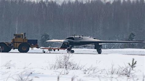 Su 70 Okhotnik Russias First Autonomous Strike Drone Youtube