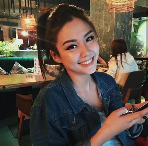 Pin By Marissa Rosales On Beautiful Asians ️ Beautiful Girl Makeup