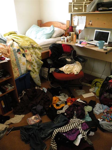 Messy Bedroom In 2019 Messy Bedroom Messy House Dorm Messy Bedroom