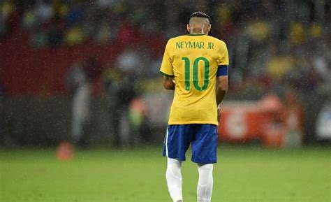 Neymar Biografia Da Ousadia E Alegria Do Camisa 10 Da Seleção