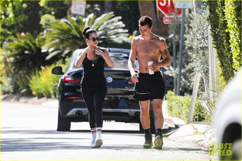 Shawn Mendes Goes Shirtless For A Hike With Rumored Girlfriend Jocelyne