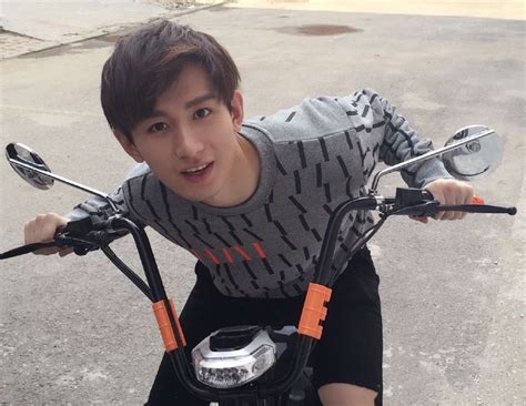 ปักพินโดย Brigitte Wenk ใน Cheng Yi จีน การออกแบบตัวละคร สามีในอนาคต